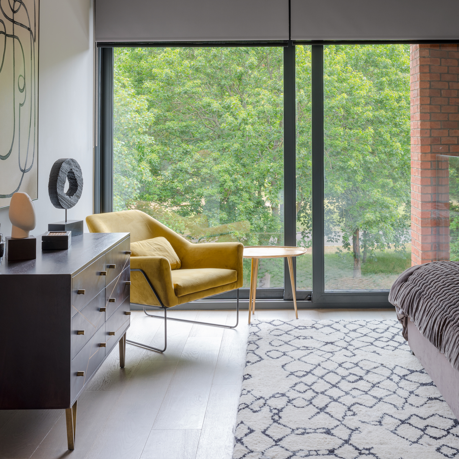 AluK Frames Reflect Clean Lines and Sharp Angles of Design