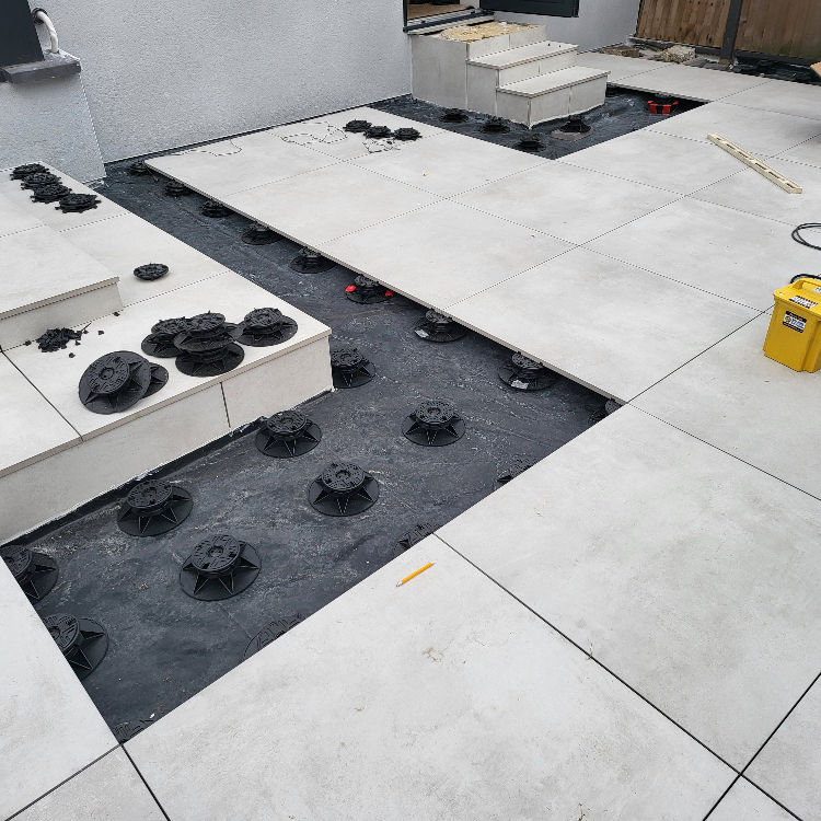 Pedestals for Paving and Decking (Wallbarn)