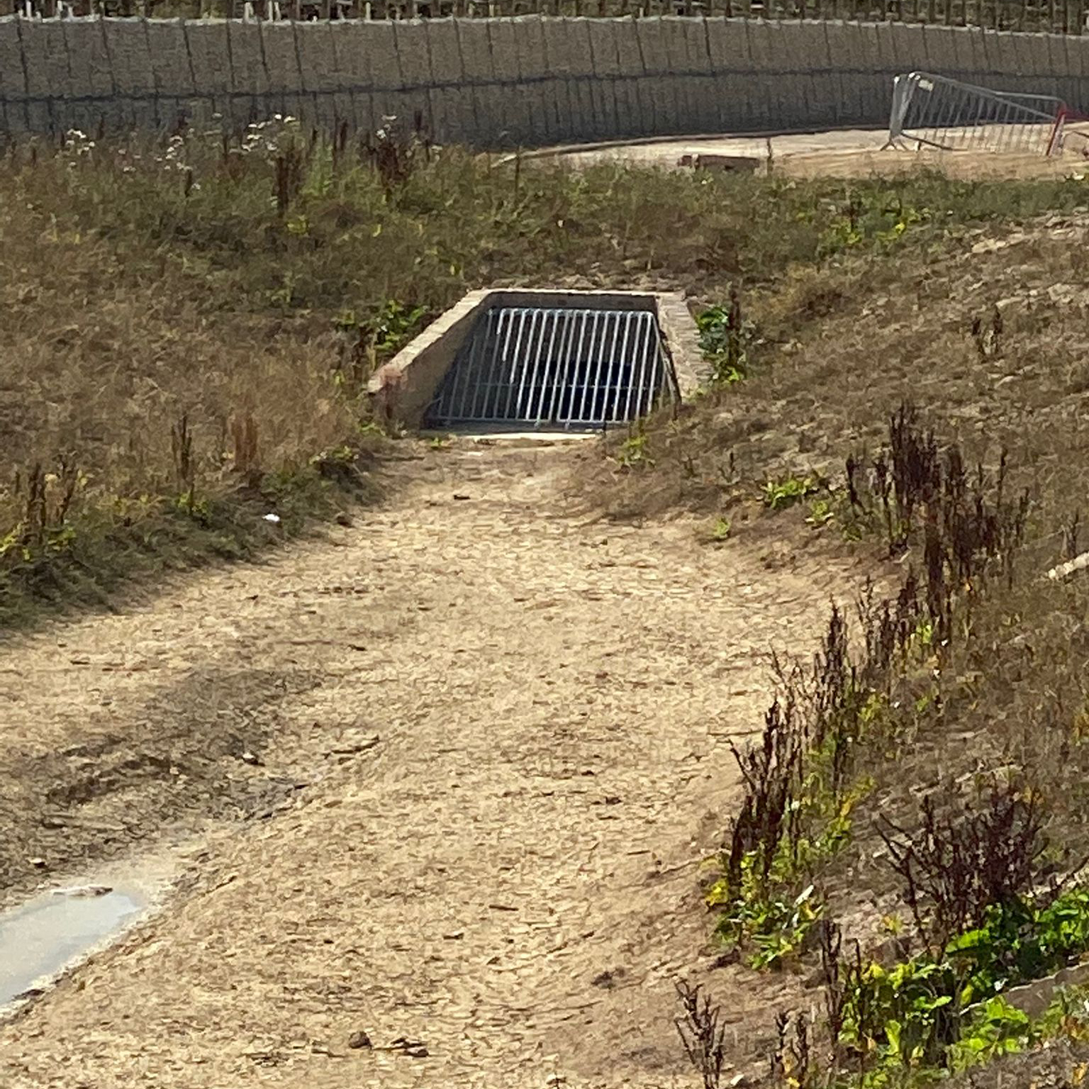 Cladding precast concrete headwalls