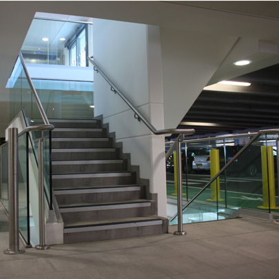 Handrails and balustrades: Crystal™