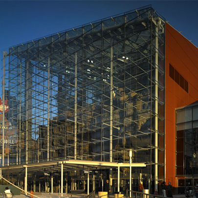 Novum supply glass features for National Aquarium