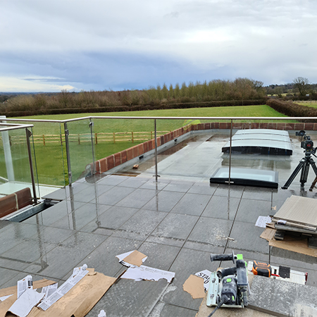 Rail System for porcelain tiles using Mega Balance adjustable pedestals