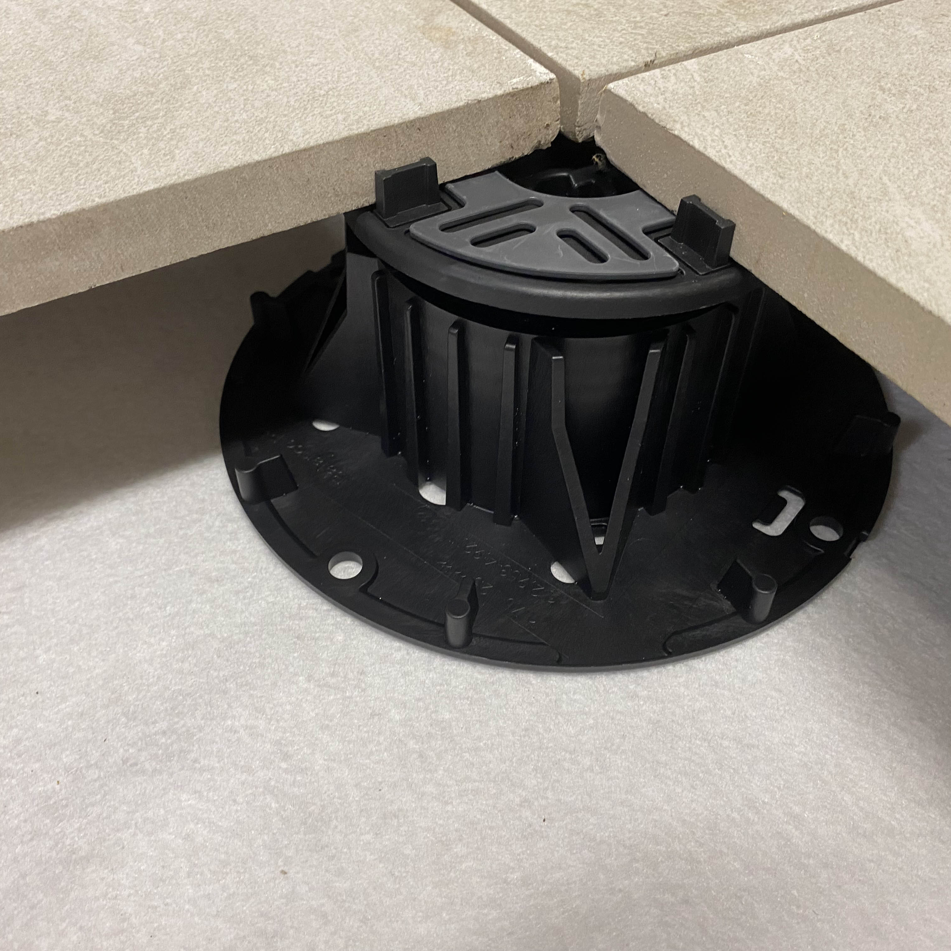 Pedestals for Paving and Decking (Wallbarn)